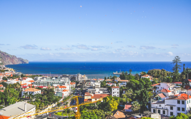 Comment se rendre sur l'île de Madère depuis le Portugal ? » Enroutes
